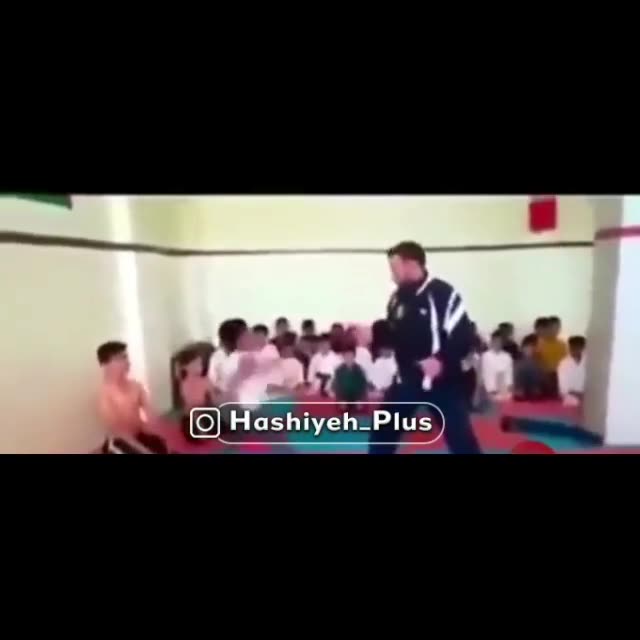 فیلم کتک زدن وحشیانه کودکان به بهانه آموزش توسط مربی کاراته