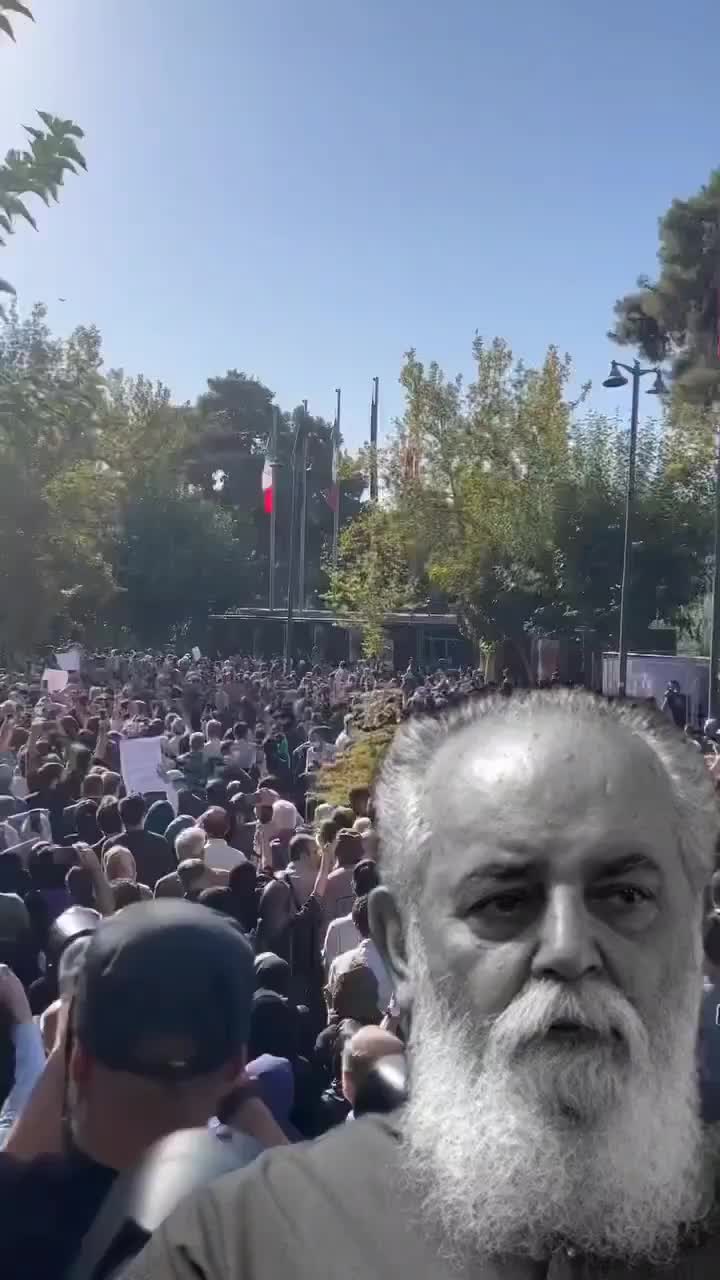 فیلم مراسم تشییع پیکر هوشنگ ابتهاج