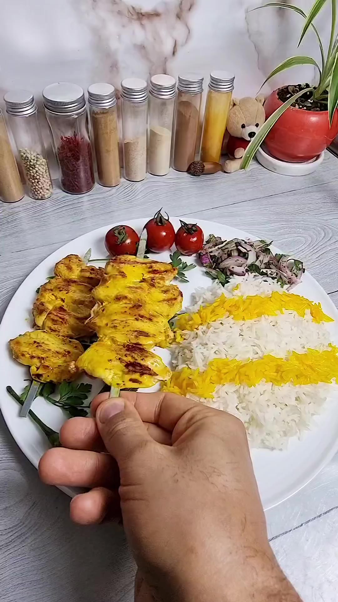 طرز تهیه جوجه کباب زعفرانی تابه ای